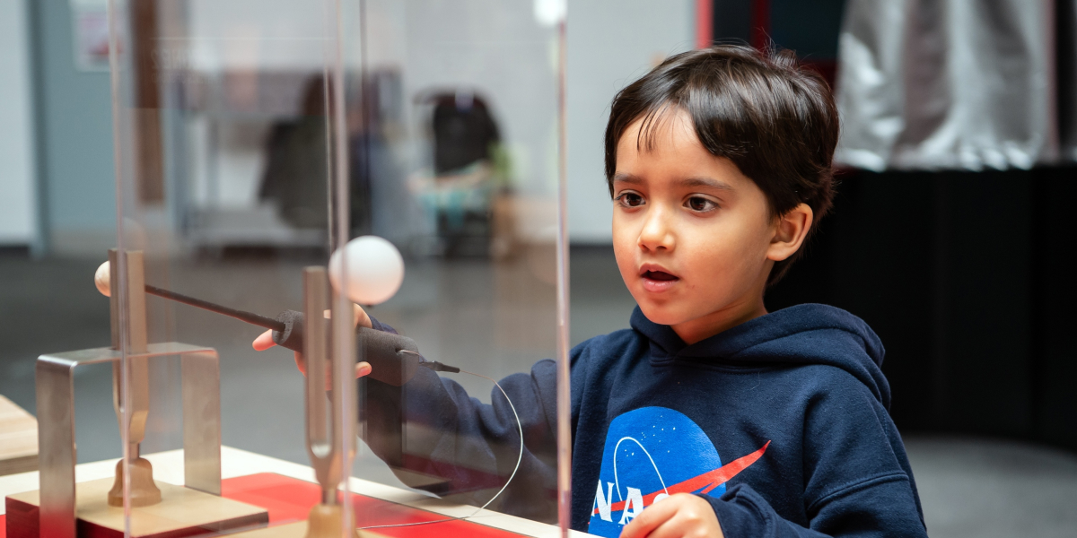 Live Science Experiments | Winchester Science Centre